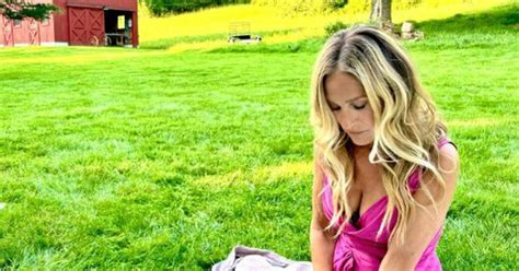 Sao Phim Sex And The City Khoe Dáng đẹp Trên Bãi Cỏ Hóa Ra Có 1 Sở Thích Cực Tốt