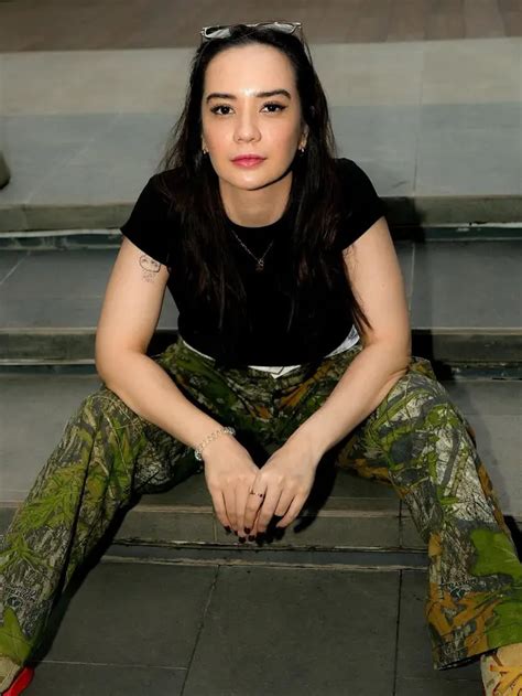 Potret Terbaru Putri Anne Ungkap Alasan Lepas Hijab Hot Liputan Com