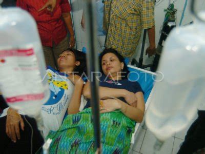 Keracunan Makanan Antara Foto