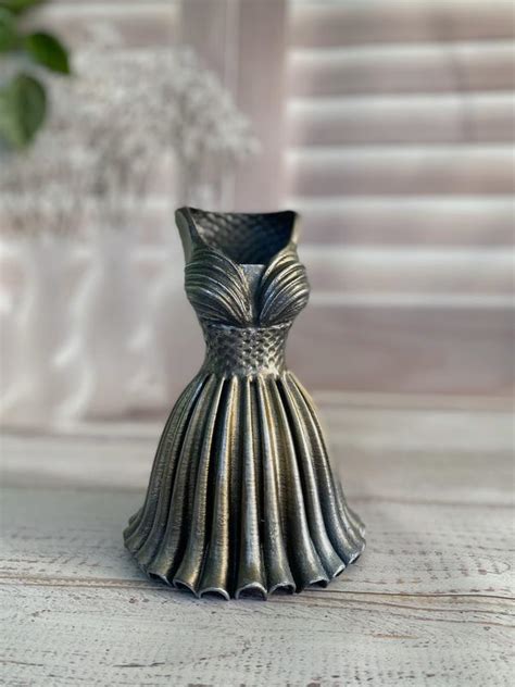 Декоративна ваза готична сукня — ціна 550 грн у каталозі Вази Купити