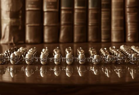 Un Sourire à Travers Le Temps Appareils Dentaires Historiques