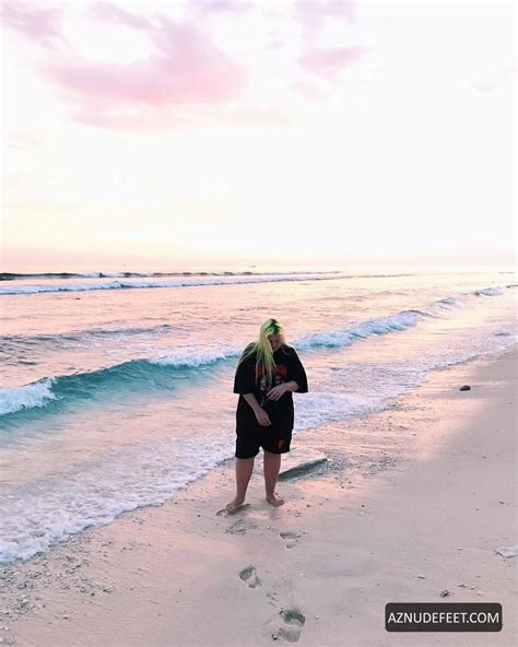 Alma Feet Aznudefeet