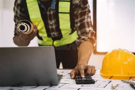 Civil Engineer Or Architect Business Useing Calculator About Calculate