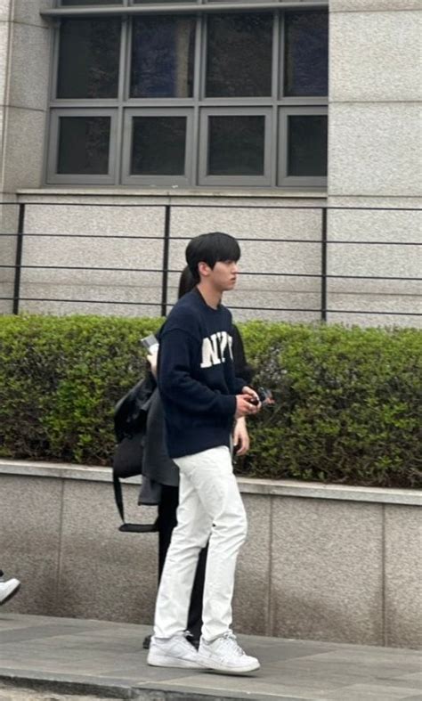 미국두부캠랑해 on Twitter DAY10 가장 좋아하는 캠든이 착장 이거 고르다가 한참 또 사진만 보다가 포기 다 the