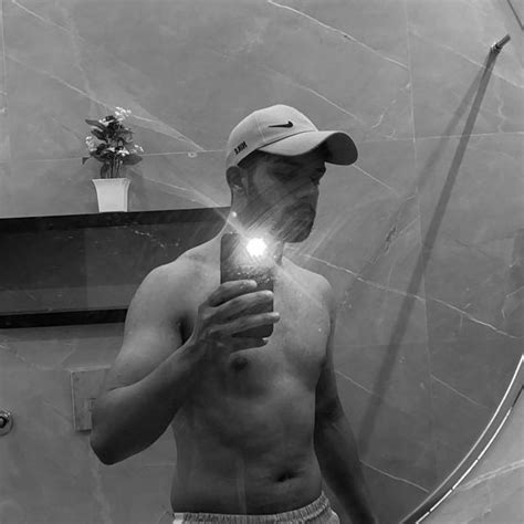 𝑺𝒂𝒌𝒔𝒉𝒂𝒎 𝒔𝒆𝒉𝒈𝒂𝒍 saksham sehgal threads say more