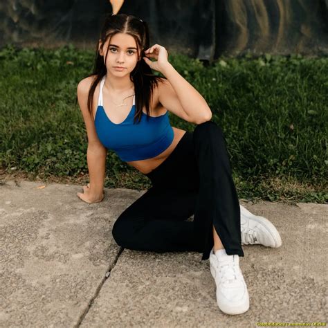 Celebridades Femeninas Oficial Destiney Ryann Es La Hora De Presentarles A Otra De Las