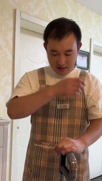 姐妹们你们家孩子是不是也是这样，回家先找妈，这是全国统一的吗？他爹本来想宣示一下主权，没想到孩子的一句话整尴尬了，真是啪啪打脸呀😅记录真实生活
