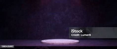 프리젠 테이션 최소 무대 연단 강한 어두운 희미한 보라색 색상 배너 배경 대기 조명 그래픽 디자인 3d 일러스트 3차원 형태에