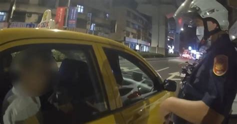 一箭雙鵰！中和警攔查違規小黃 意外在車上又逮「毒蟲乘客」 社會 Ctwant