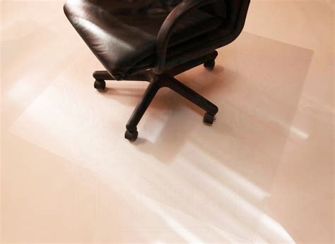 Напольные защитные коврики под офисные кресла