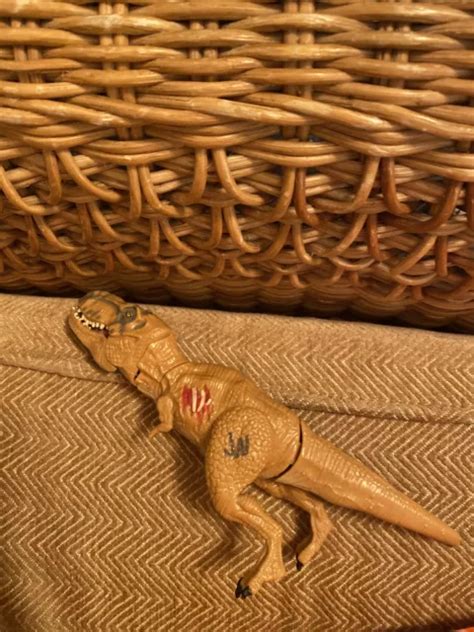 Jurassic World Chomping Tyrannosaurus Rex T Rex Dinosaur Figure Hasbro B4 £7 99 Picclick Uk