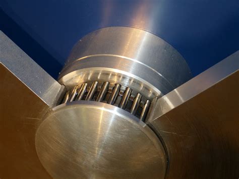 무료 이미지 빛 과학 기술 천장 드라이브 금속 기계 산업 조명 원 모터 전등 회전 전달 전문인 역학 역할 일광 백열 전구 항공기 엔진