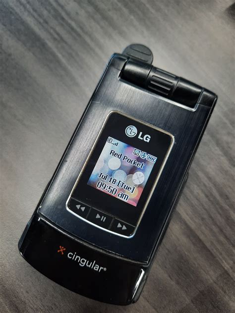 Just Got An Unlocked Lg Cu500 An Awesome And Unique Looking 3g Flip