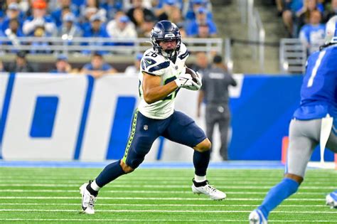 Nfl Dfs Lineup Picks For Fanduel Draftkings Packers Vs Seahawks Snf