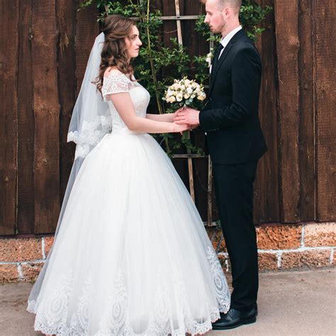 Продам весільну сукню терміново Рівне Б у весільні сукні