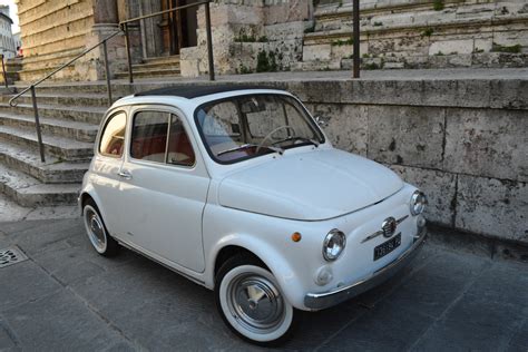 무료 이미지 육상 차량 가족 용 자동차 도시 자동차 자동차 제조 피아트 500 골동품 자동차 명령