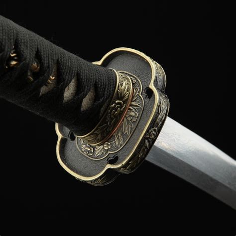 Tachi Sword Damascus Steel Tachi Sword With Natural Hardwood Saya