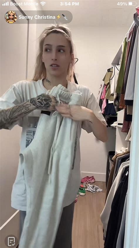 Shes Sooo Tweaked Out Her Eyes Are Completely Black Lol Shes Spinning Rn 🤣 R