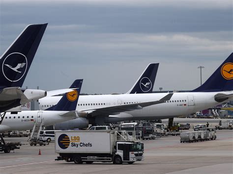 Lufthansa Cancels 800 Flights As Pilots Strike Over Better Pay