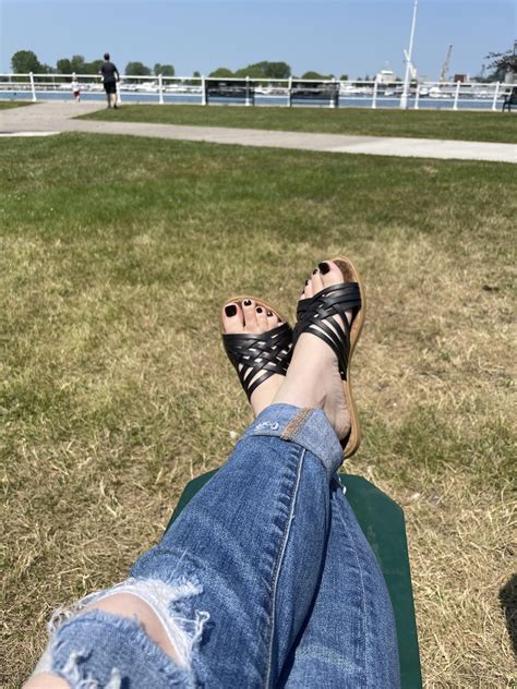 Sneaking Public Feet Pictures Is Quickly Becoming A Favourite Of Mine