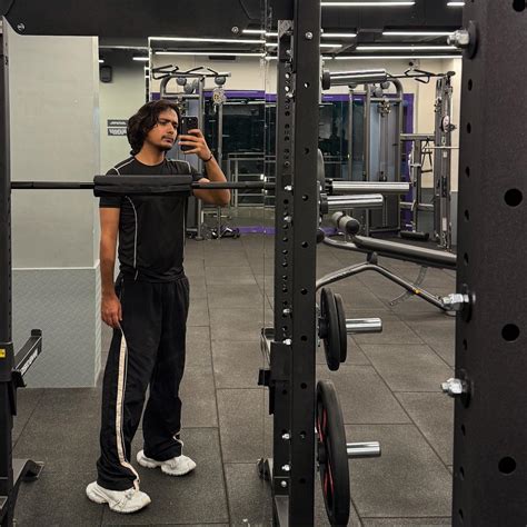 Saurav Devrani Lifeofdevranii • Instagram Photos And Videos