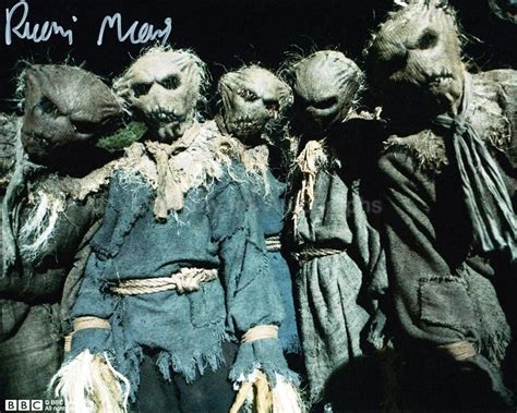 Ruari Mears As A Scarecrow Doctor Who 8x10 Genuine Autograph At Amazons Entertainment