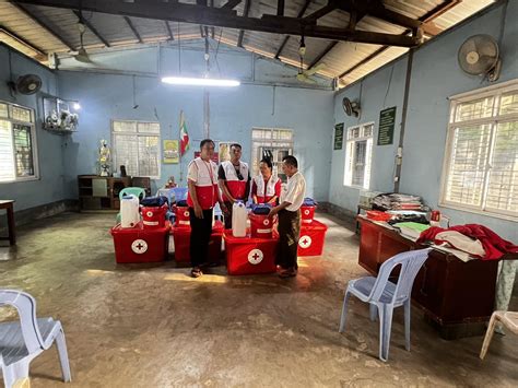 စမ်းချောင်းမြို့နယ်၌ လေဘေးသင့်ပြီး နေအိမ်ပျက်စီးသည့် အိမ်ထောင်စု ၄ စုအတ