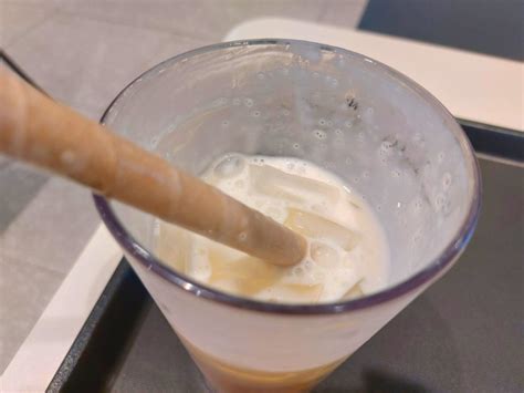 투썸플레이스 블루밍파인애플라씨 투썸 4월 신제품 음료 리뷰 가격 6500원 칼로리는 300킬로칼로리 요거트음료네요 투썸 순천조례점 네이버 블로그