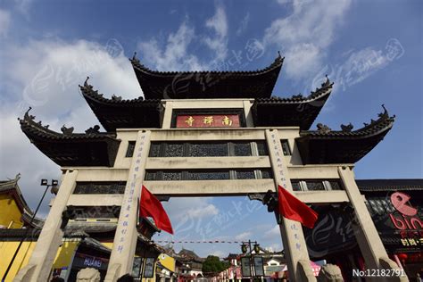 仰拍无锡南禅寺的牌楼高清图片下载 红动中国