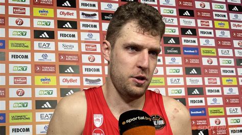 Везенков при завръщането на Олимпиакос в Атина Трябва да изпълним последната си цел