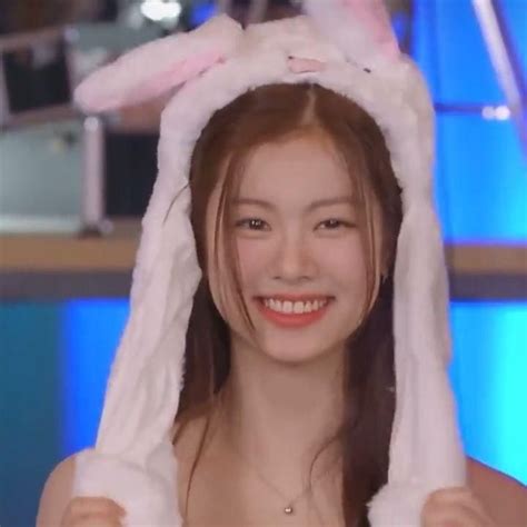 Korean Girl Asian Girl New Jeans Style Kpop Entertainment Dream