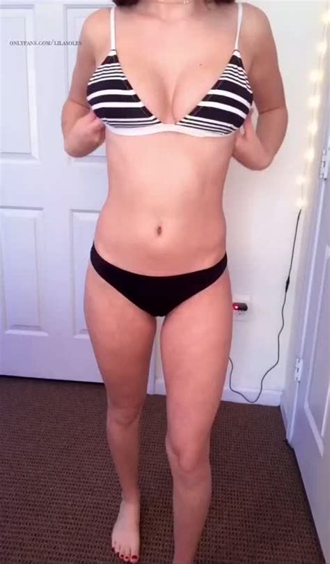 My Boobs Barely Fit In This Old Bikini Scrolller