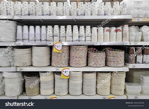 Displayed On Shelves 101282개가 넘는 로열티 프리 라이선스 대상 스톡 사진 Shutterstock