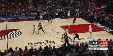 团队篮球！勇士多人配合传导 普尔三分压哨命中！手机新浪网