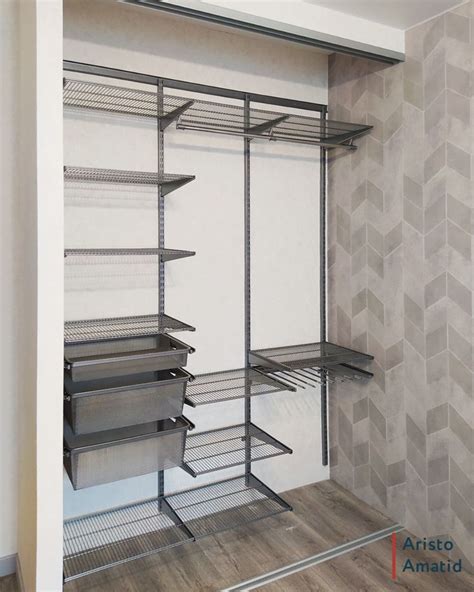 Современный шкаф купе сетчатая система с дверьми купе Build A Closet Closet Renovation