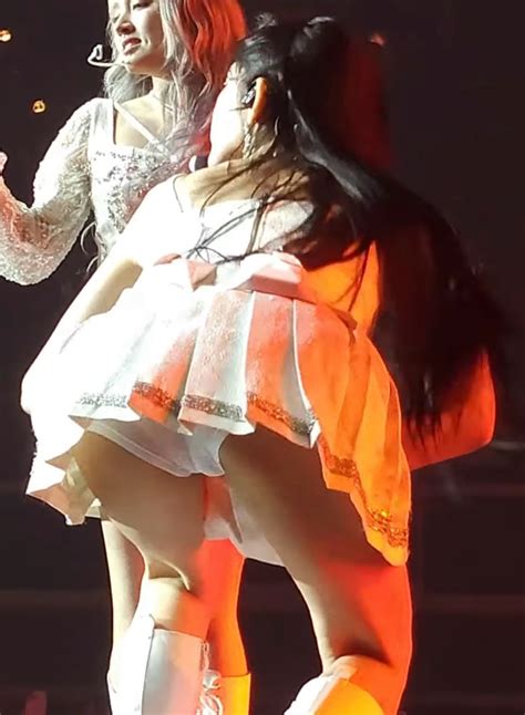 뒤에서 찍은 테니스치마 타이트한 순백의 속바지 아이브 이서 가을 안구정화 라이브스코어 라이브맨 실시간 라이브스코어 토토사이트 추천 꽁머니 먹튀검증 커뮤니티 안전