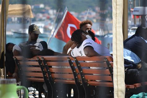 Turkey Rescues 167 Migrants Pushed Back By Greece Off Aegean Daily Sabah