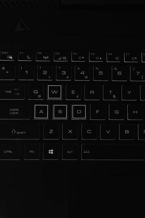 คลังภาพถ่ายฟรีของ การถ่ายภาพหุ่นนิ่ง การพิมพ์ กุญแจดอกเดียว คอมพิวเตอร์ คำสั่ง คีย์บอร์ด