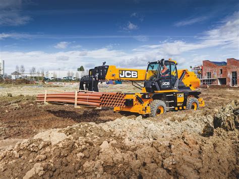 Jcb Unveils 83 Foot 512 83r Rotating Telehandler Equipment World