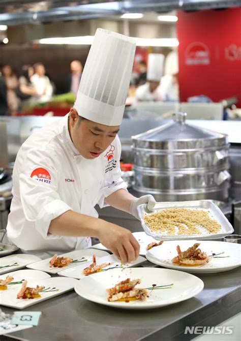 이금기 중식요리대회 한국대표단 이정훈 셰프