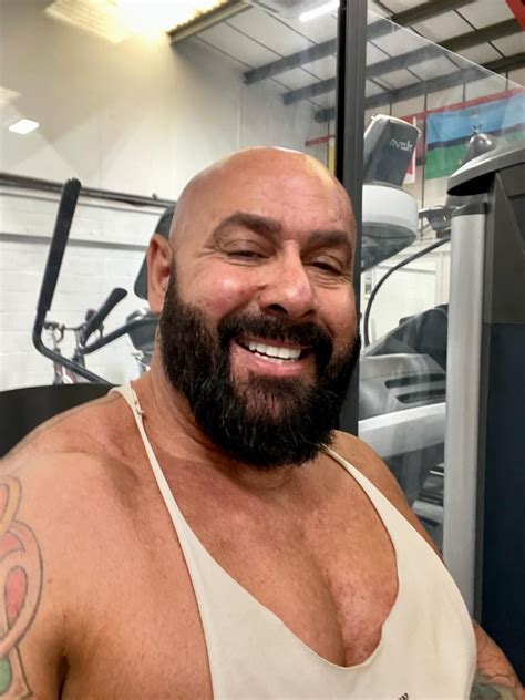 Legs Day In The Gym Not Sure Why Im Smiling About That Lol 😂