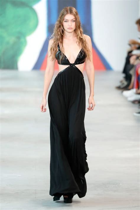 Gigi Hadids Best Runway Moments We Loved The Most