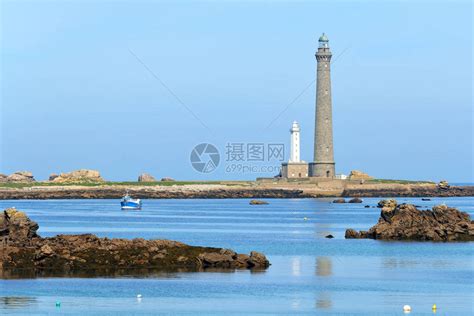 法国布列塔尼远洋灯塔游艇和船只高清图片下载 正版图片505041061 摄图网