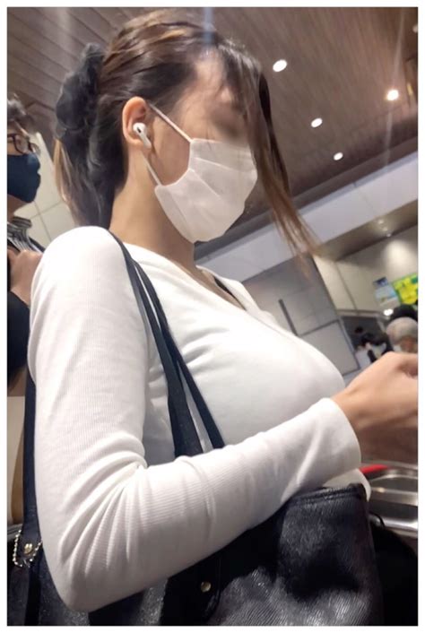 （再販）【横からの眺め28】斜め後ろからでも分かるパンパンに張ったオッパイ 36style