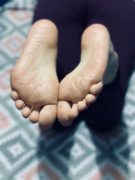 Worship My Soles Scrolller