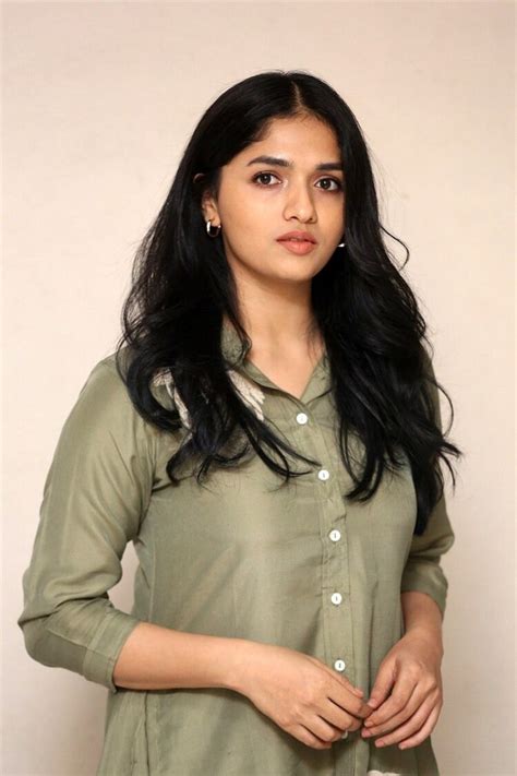 7 Hot Sexy Sunaina Yella Bikini Pics
