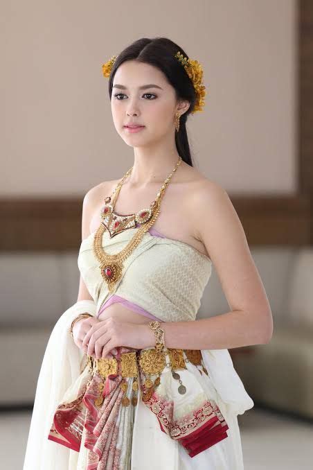 ปักพินโดย Galdina Zamuner ใน Cuore นางฟ้า ชุดอินเดีย น่ารัก