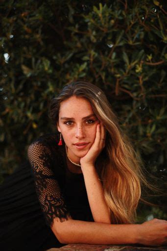 Modelo Para Sess Es De Retrato Exteior Centro De Lisboa