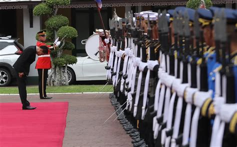สุทิน คลังแสงพลเรือนคนแรกที่ไม่ใช่นายกฯ ตรวจแถวเกียรติยศ3เหล่าทัพ