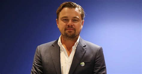 Leonardo Dicaprio Was Once Rumoured Of Vaping And Putting His Headphones
